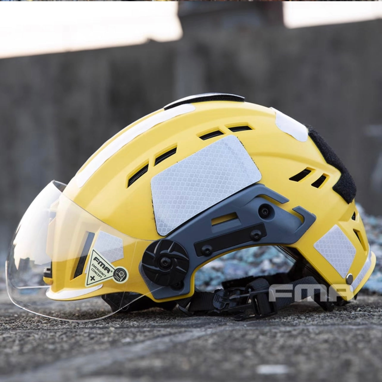 FMA EX SAR Helmet Recuse Training Outdoor Helmet with Visor - Yellow ...